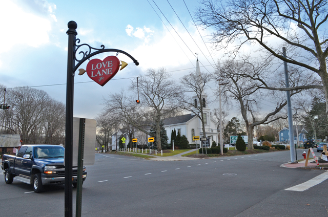 Town Engineer: Roundabout ‘most practical solution’ for Love Lane - The ...